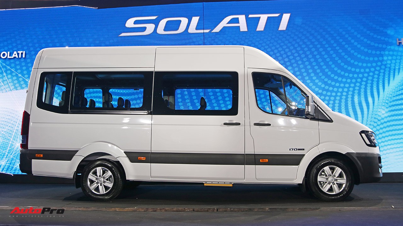 Chênh hơn 160 triệu đồng, Hyundai Solati có gì vượt trội hơn Ford ...