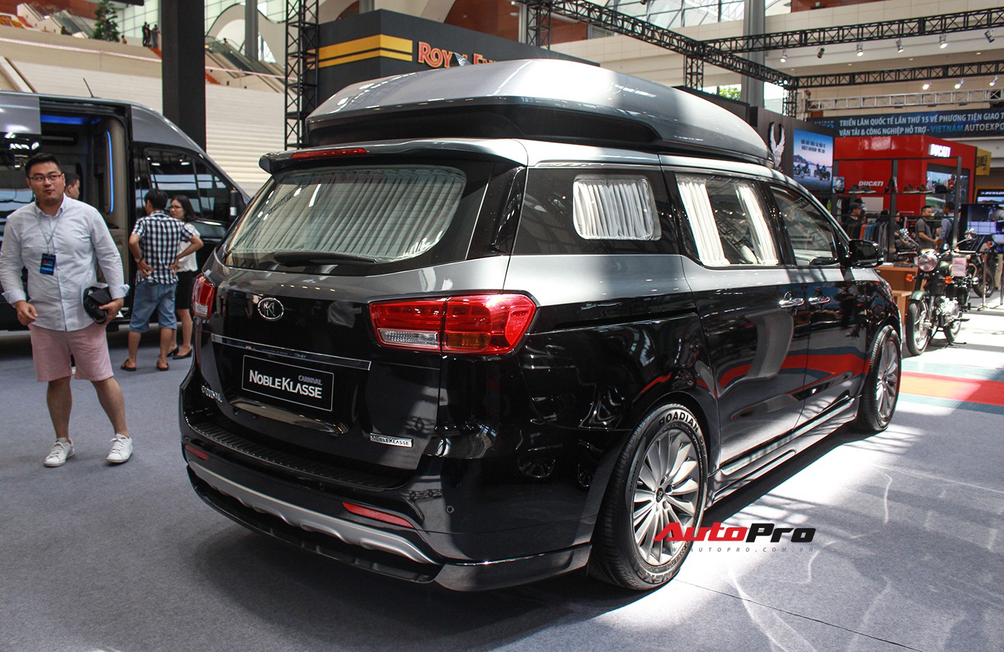 Khám phá xe gia đình Kia Carnival độ phong cách hạng sang vừa xuất hiện ...