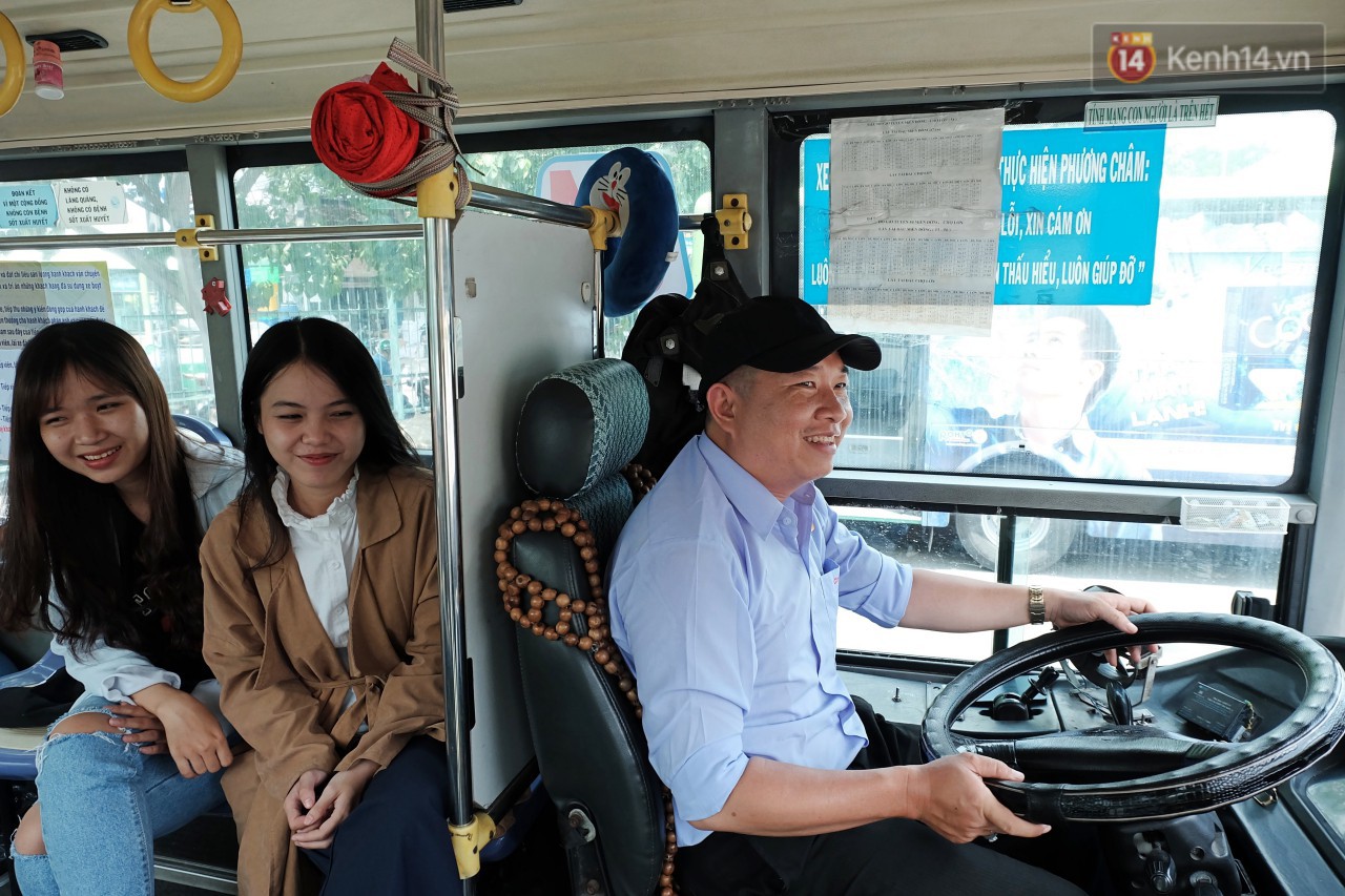 Những câu chuyện đáng yêu của bác tài xe buýt 54 và rổ tiền lẻ đầy tình ...