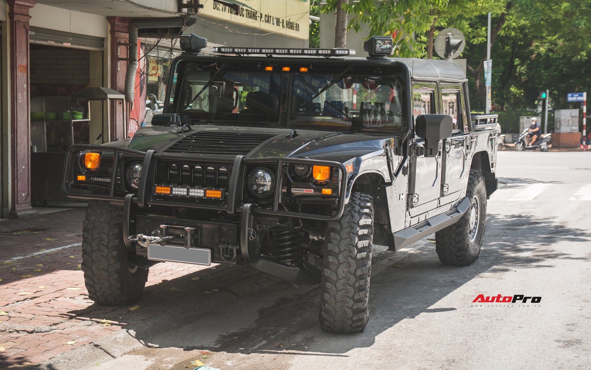 "Xế khủng địa hình" Hummer H1 Alpha độc nhất tại Việt Nam xuống phố