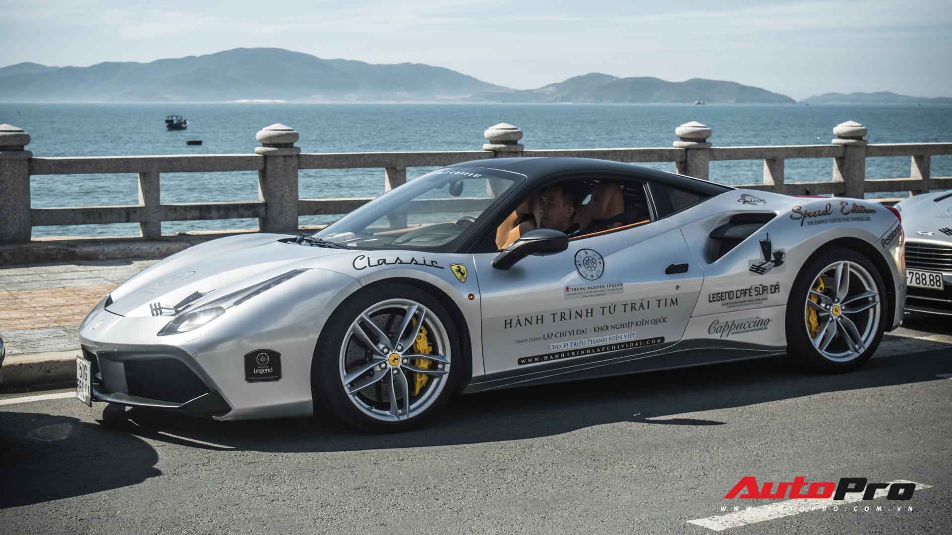 Hành trình từ trái tim ngày 5: Chùm ảnh đẹp siêu xe và dàn Range Rover ...