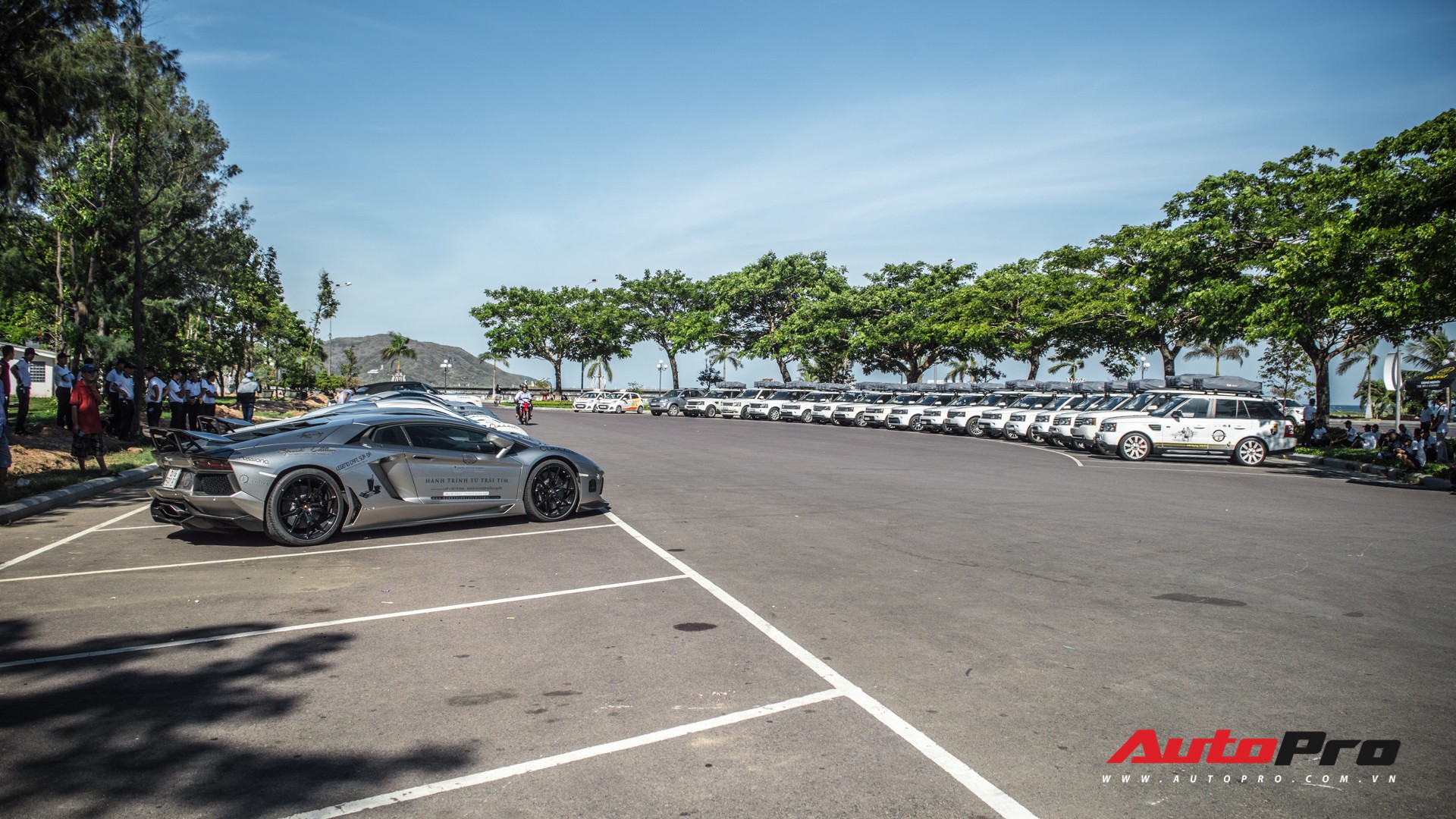 Hành trình từ trái tim ngày 5: Chùm ảnh đẹp siêu xe và dàn Range Rover ...