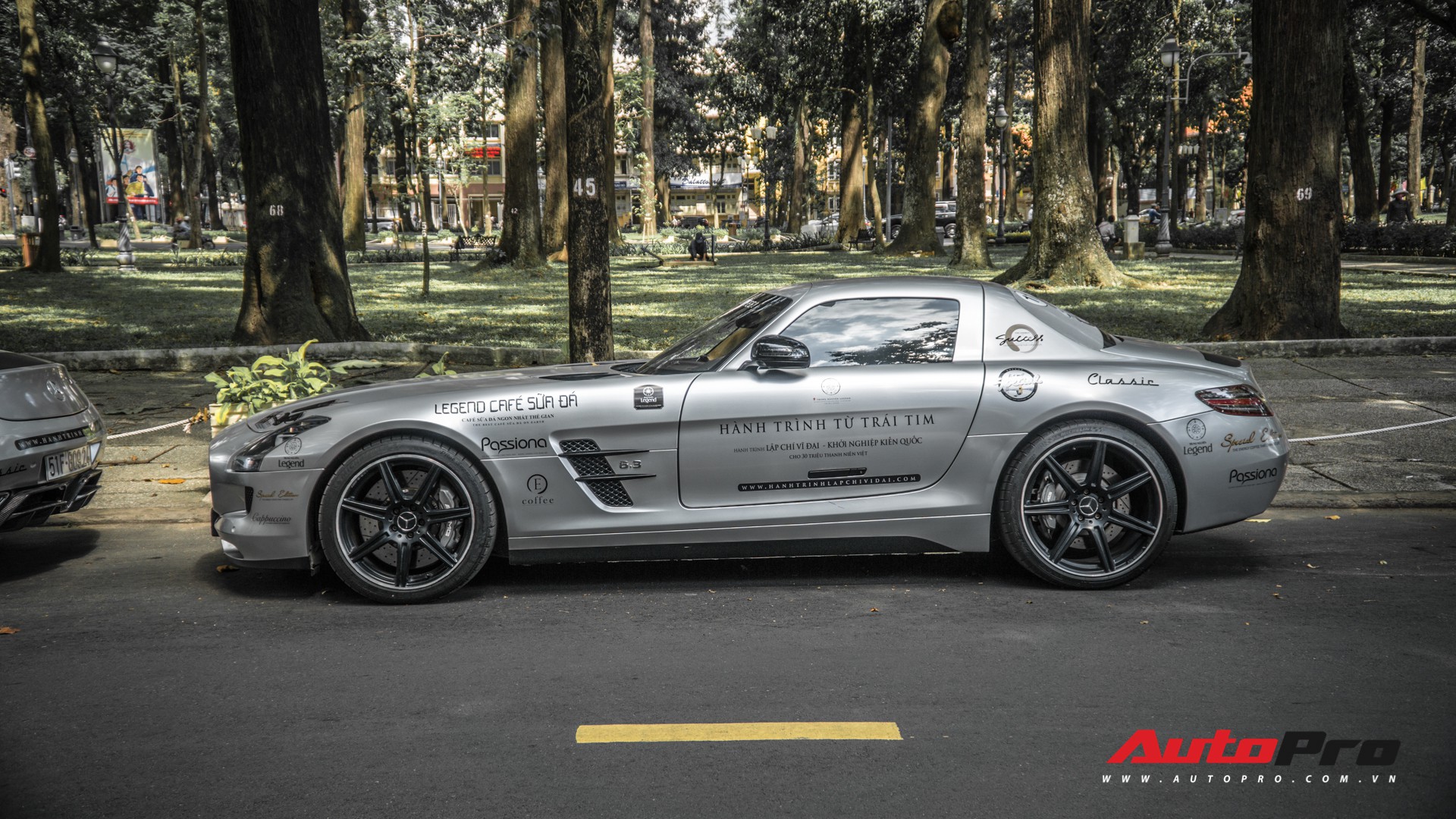 Sau hành trình xuyên Việt, bộ 3 siêu xe Mercedes-Benz SLS AMG đặc biệt ...