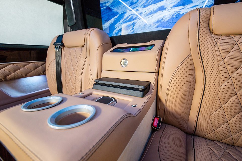 Mercedes-Benz V-Class độ Maybach: Đẳng cấp lên tiếng