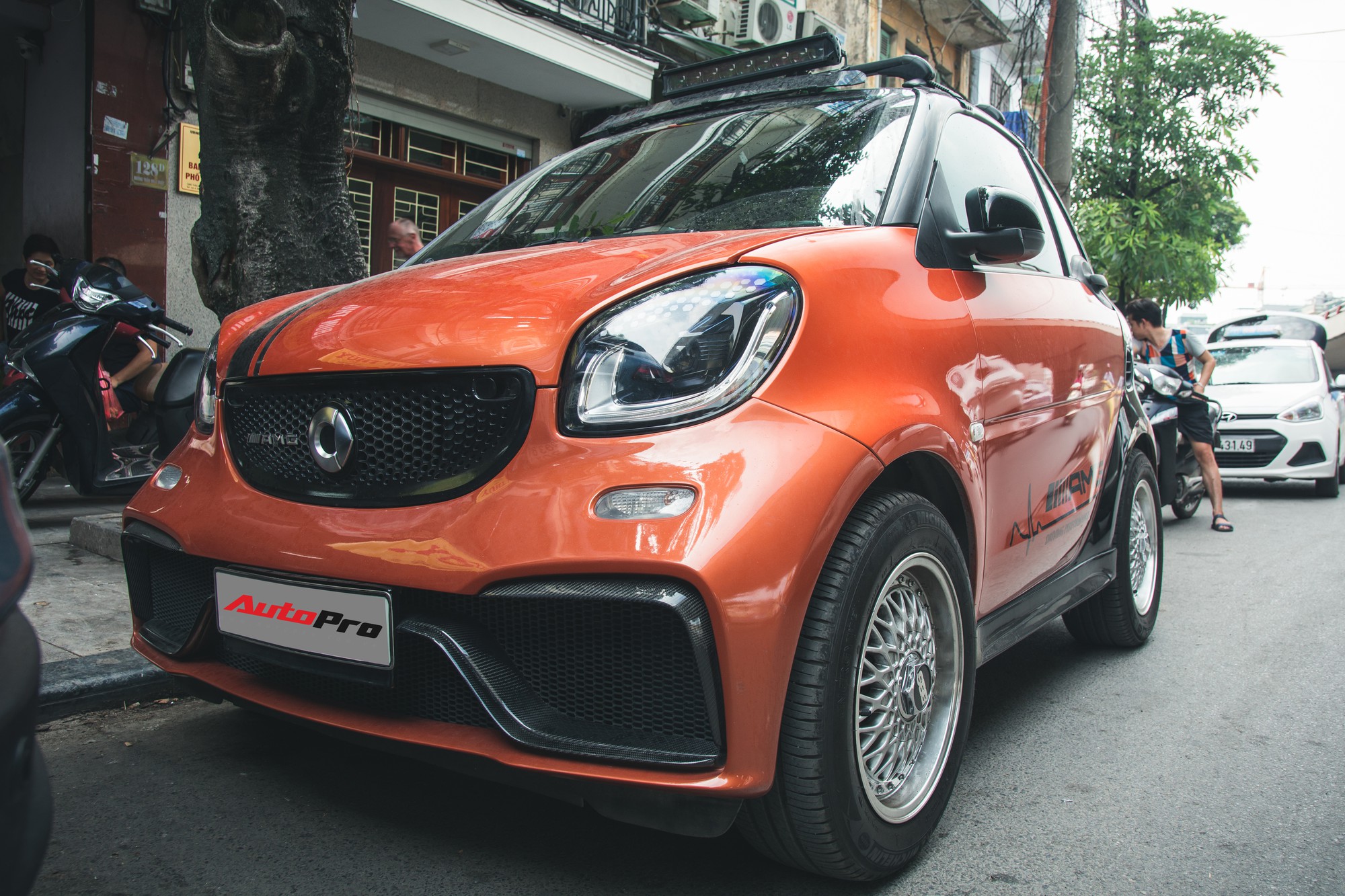 "Bé hạt tiêu" Smart ForTwo độ phong cách AMG hàng độc tại Hà Nội
