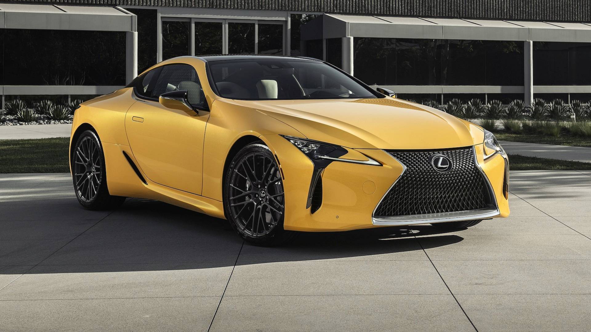 Lexus ra mắt phiên bản đặc biệt đầy màu sắc cho LC và UX