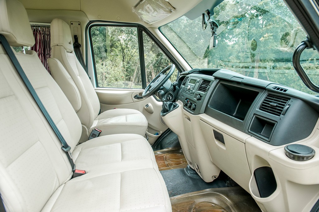 Ford Transit 2019 giảm giá, tăng thời gian bảo hành, cạnh tranh Hyundai ...