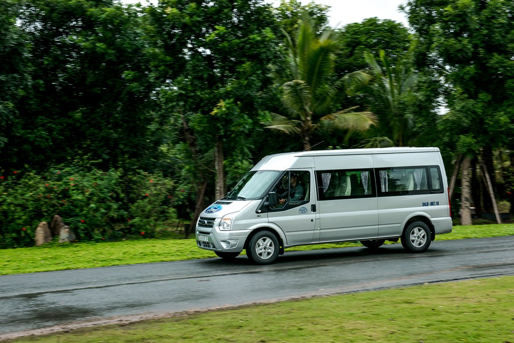 Ford Transit 2019 giảm giá, tăng thời gian bảo hành, cạnh tranh Hyundai ...