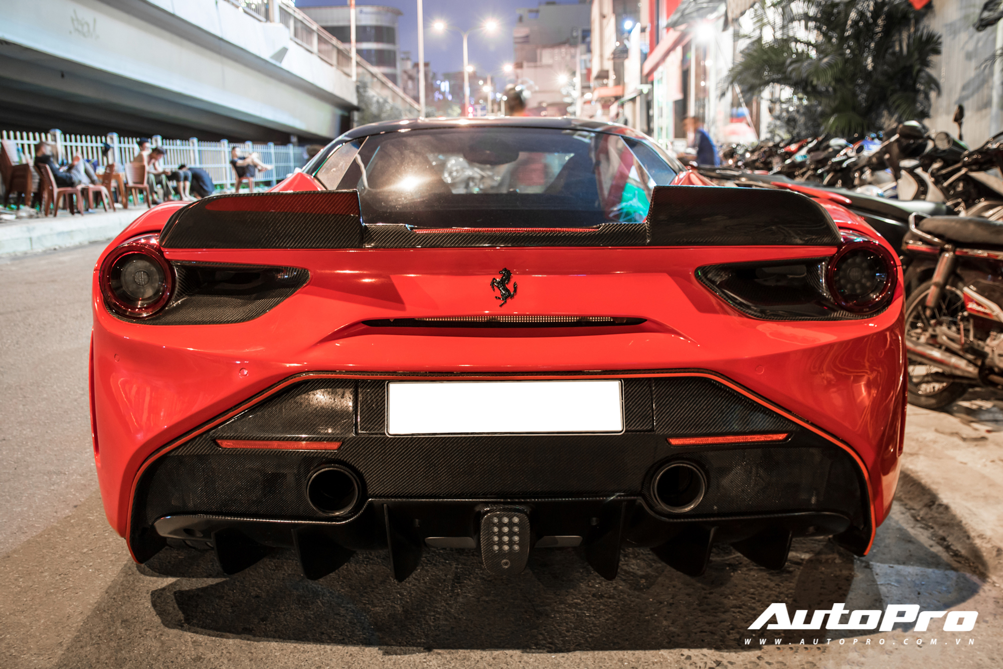 Chia tay đại gia Đà Lạt, Ferrari 488 SVR 'khoác diện mạo' mới thu hút ...