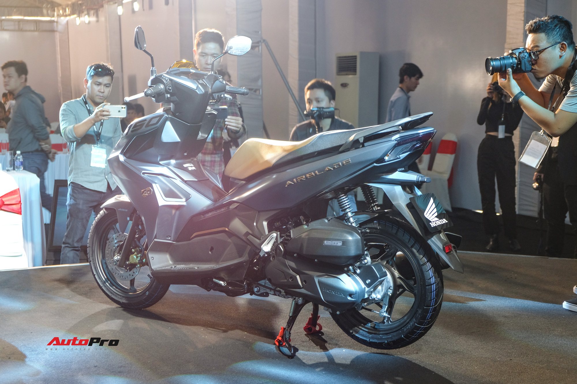 Chi tiết Honda Air Blade 2020: Thiết kế, giá bán gây tranh cãi nhưng ...