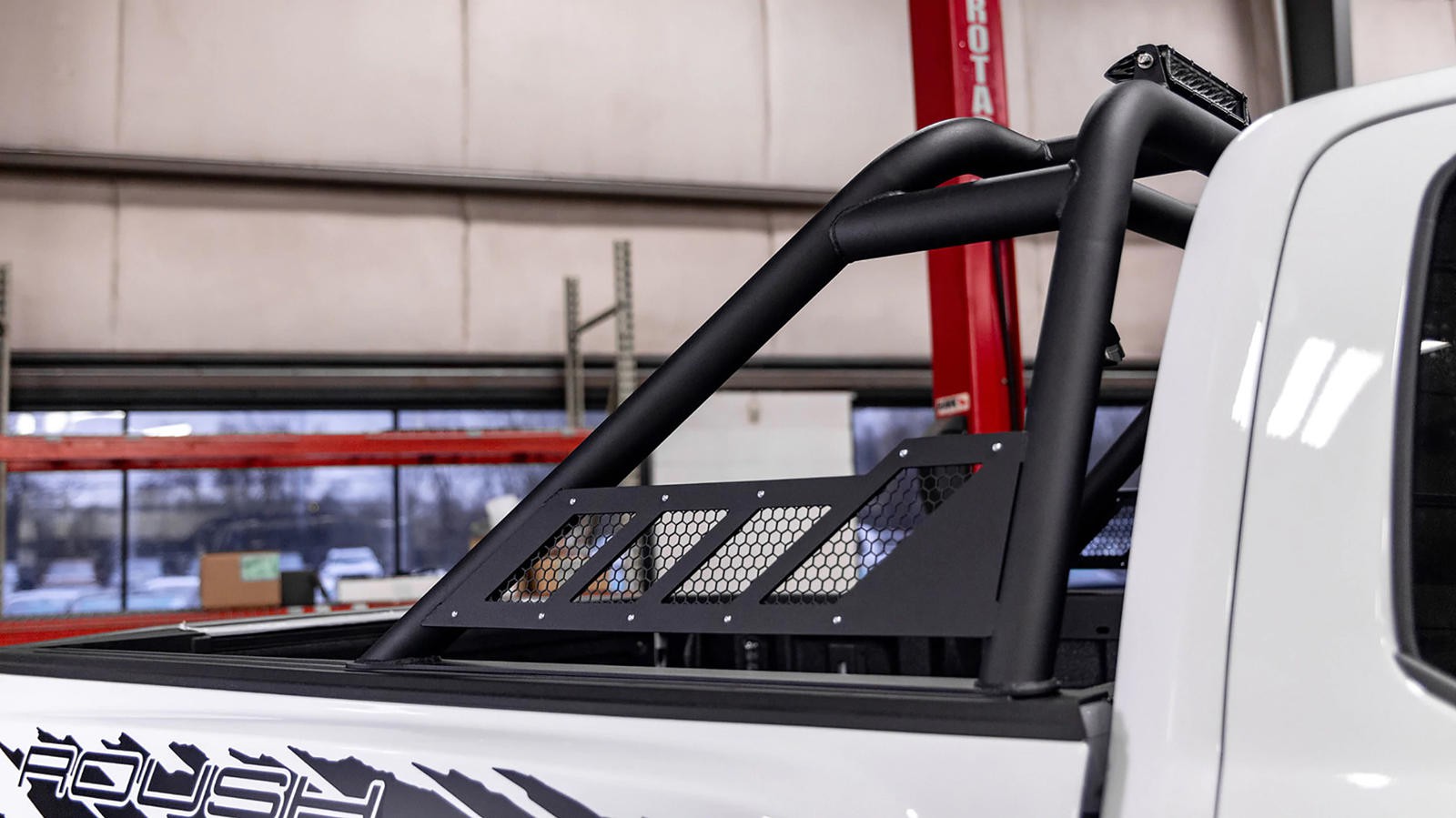 Đã là siêu bán tải, Ford F-150 Raptor còn uy lực hơn với bản độ Roush