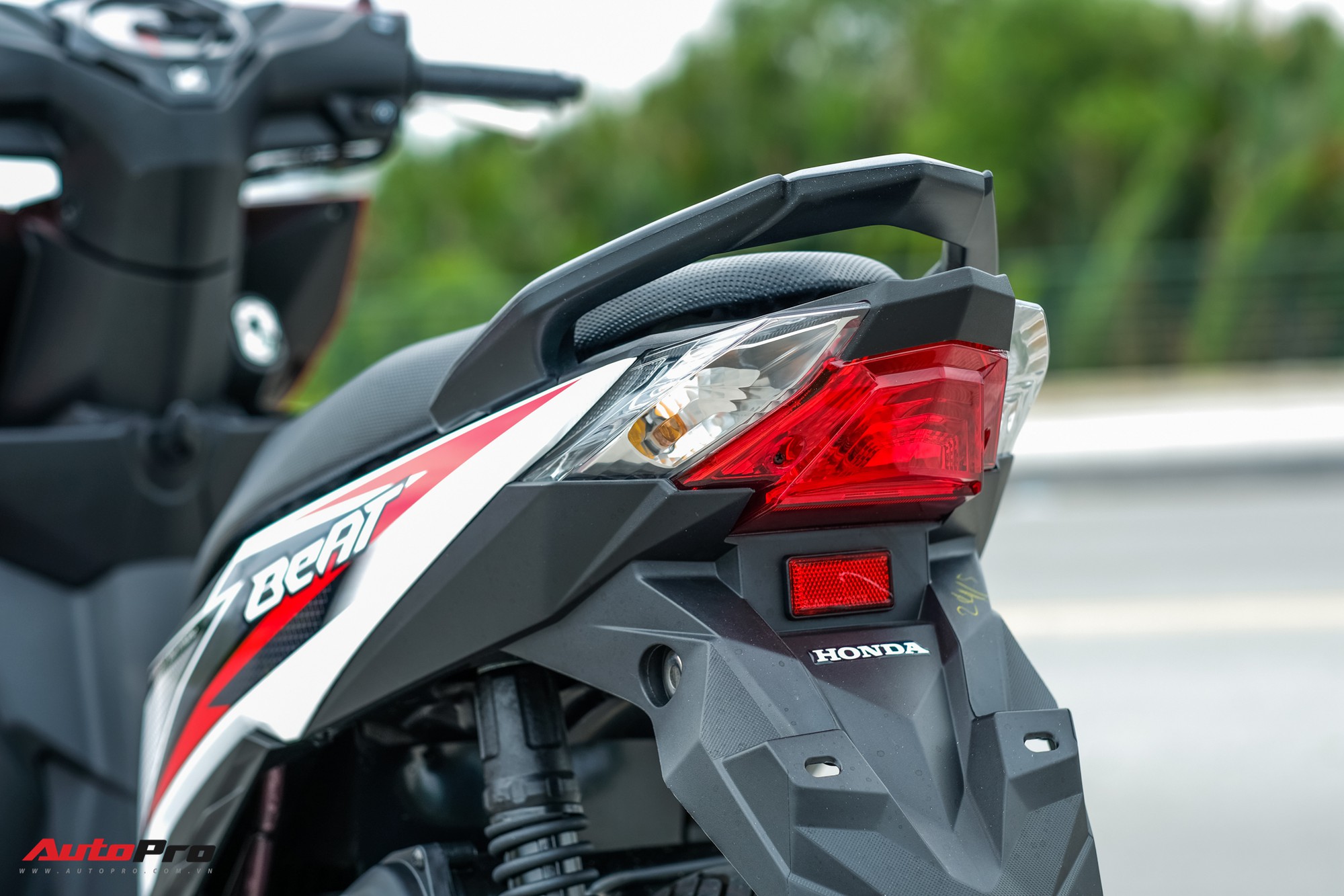 Chi tiết Honda BeAT 110 - kiểu dáng nam tính, nhập khẩu Indonesia, giá ...