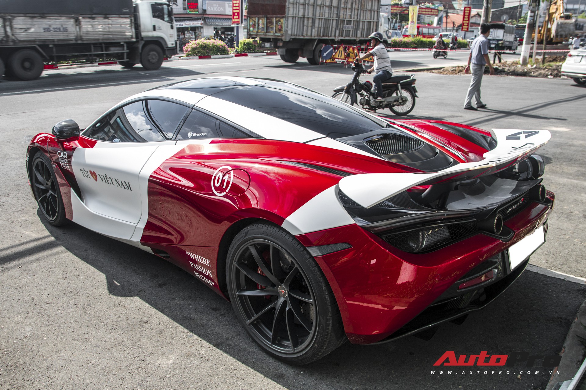McLaren 720S của trưởng đoàn Car Passion 2019 đổi màu phong cách xe đua ...