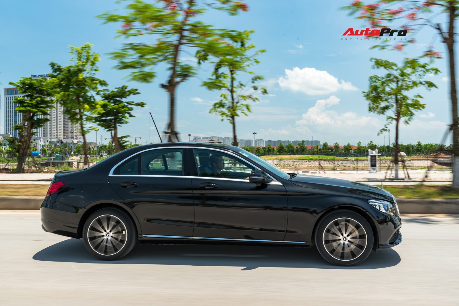 Đánh giá Mercedes-Benz C200 Exclusive: Lựa chọn ‘quốc dân’ cho người ...