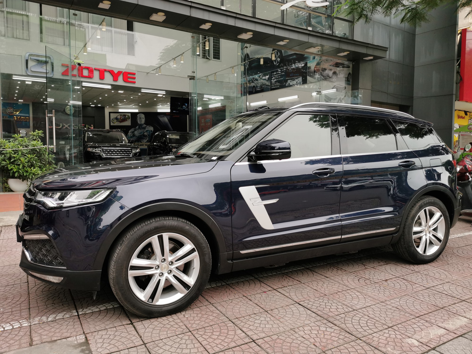 Xe Trung Quốc Zotye Z8 bán lỗ chỉ 70 triệu đồng sau 20.000 km nhưng vẫn ...