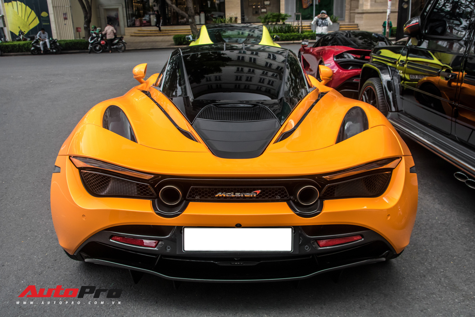 Cận cảnh bộ mâm 280 triệu đồng trên chiếc McLaren 720S của doanh nhân ...