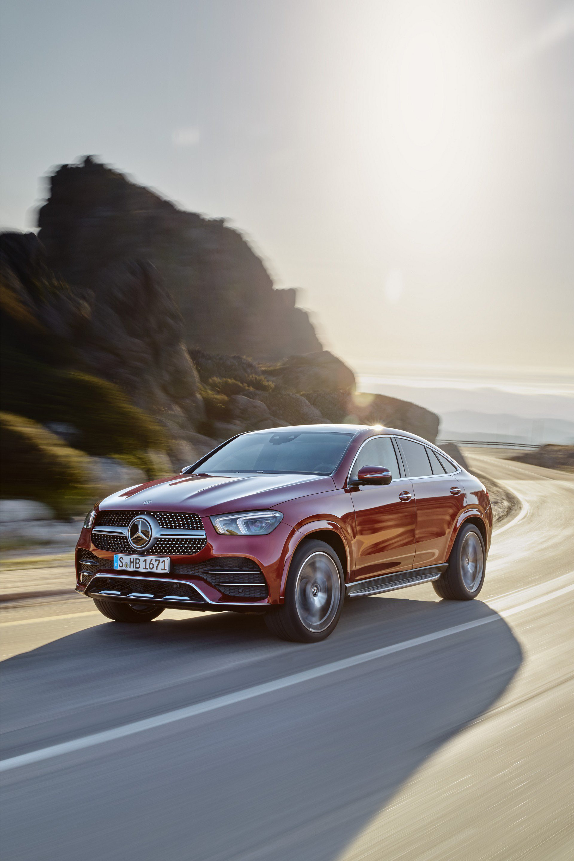 Mercedes-Benz GLE Coupe 2020 trình diện, gây sức ép lên BMW X6