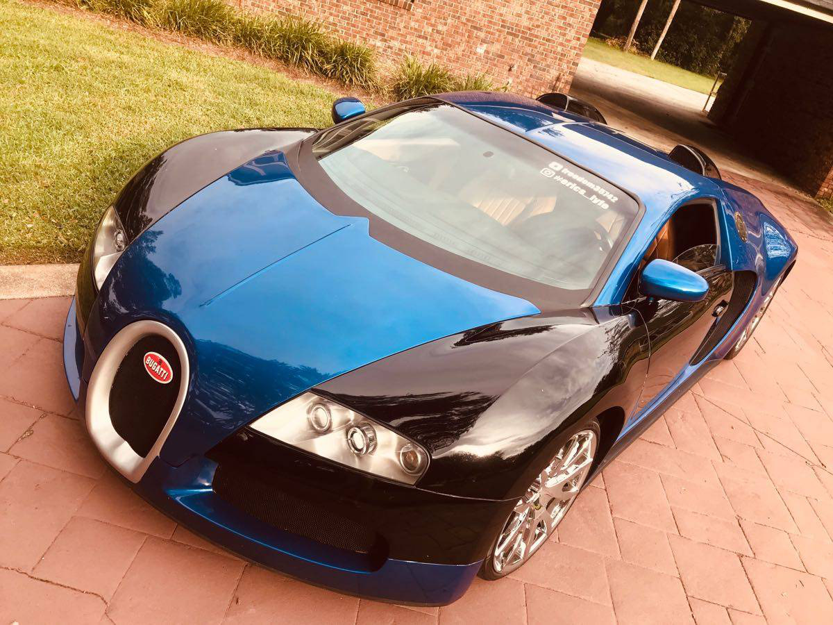 Bugatti Veyron fake từ xe 17 năm tuổi được chấm 9 điểm vì như thật