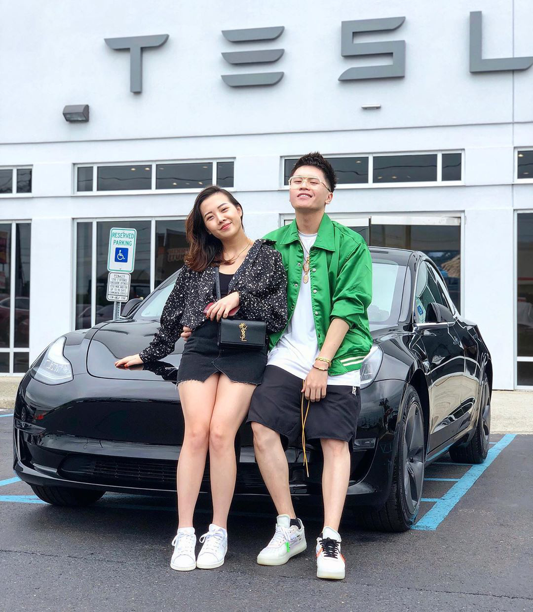Vlogger Benjamin Trần tậu Tesla Model 3, tiết lộ không mua màu trắng vì ...