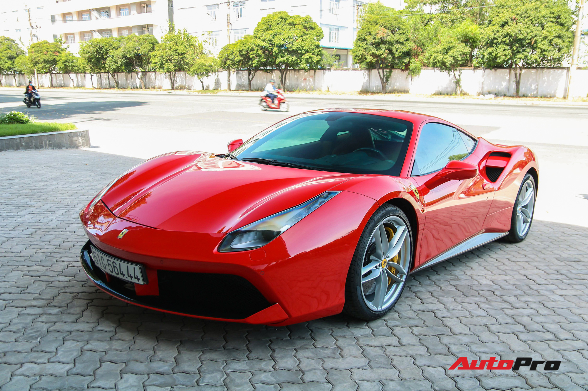Ferrari 488 GTB từng thuộc sở hữu của ông Đặng Lê Nguyên Vũ xuất hiện ...