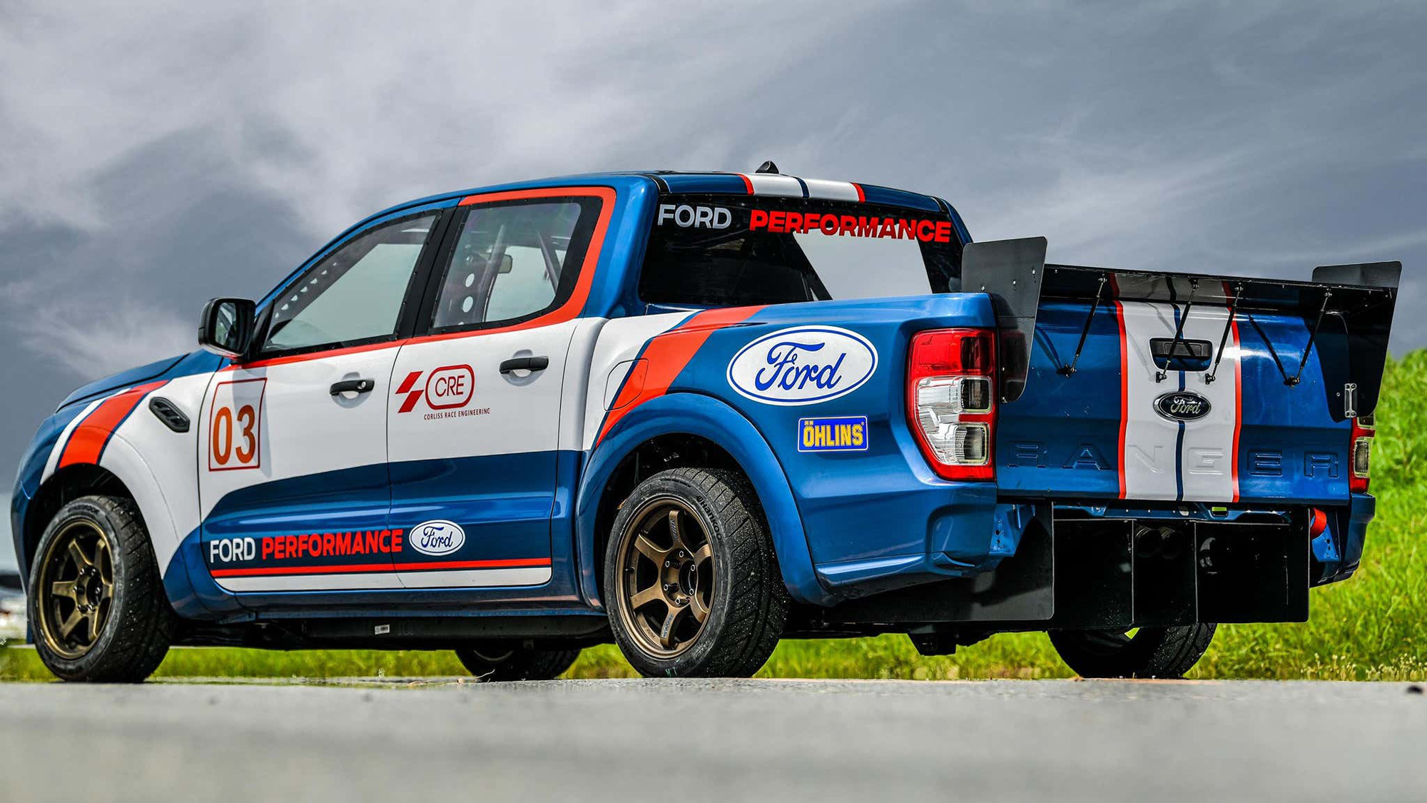 Ford Ranger Raptor độ căng đét: Dùng hẳn động cơ 3.2L, gầm thấp chưa ...