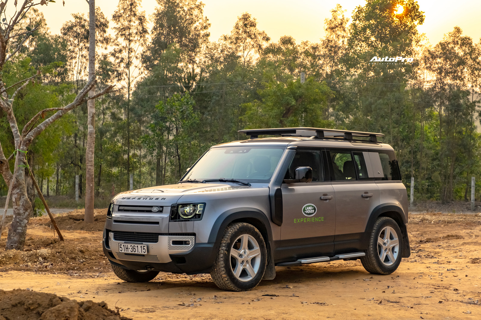 [Chém xe] Land Rover Defender - Ty tỷ thứ hay ho dùng hàng ngày nếu ...