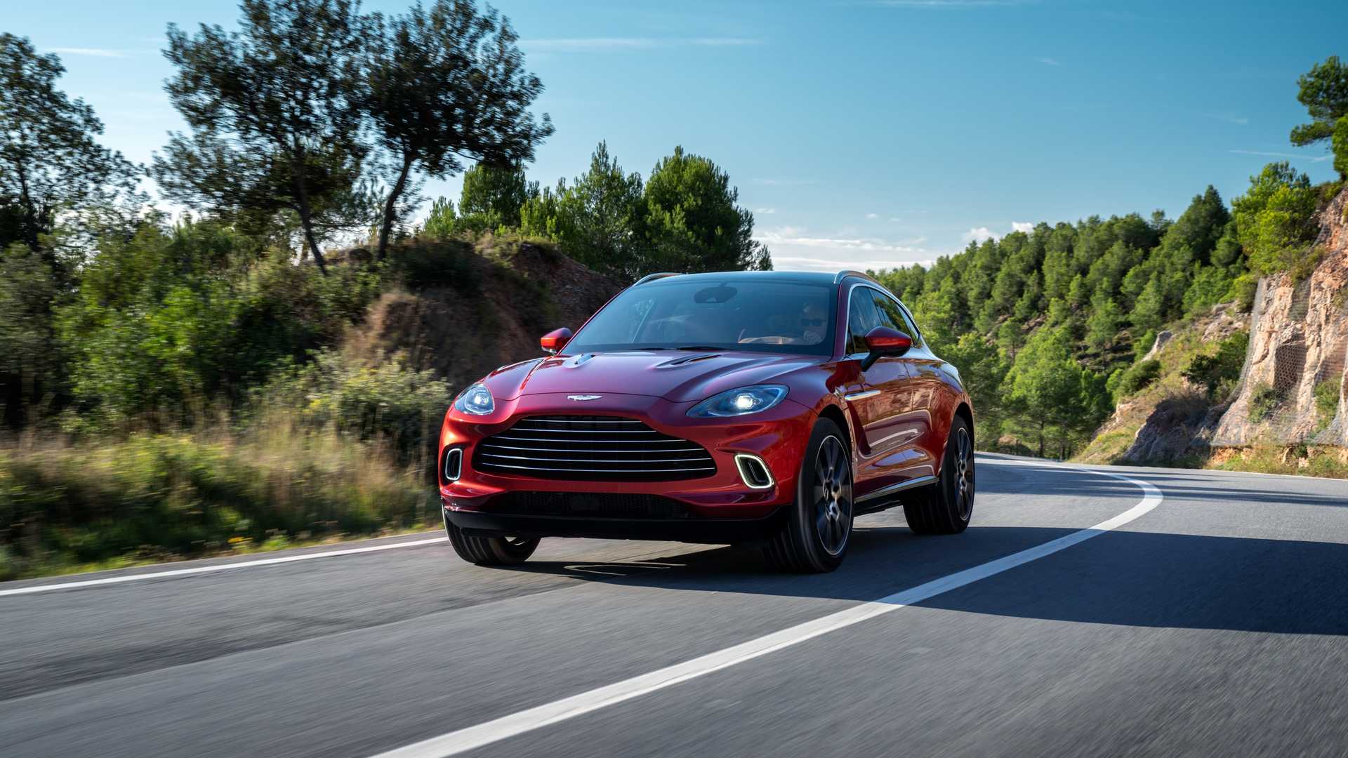 SUV sắp bán tại Việt Nam Aston Martin DBX thêm bản 7 chỗ đấu Lexus ...