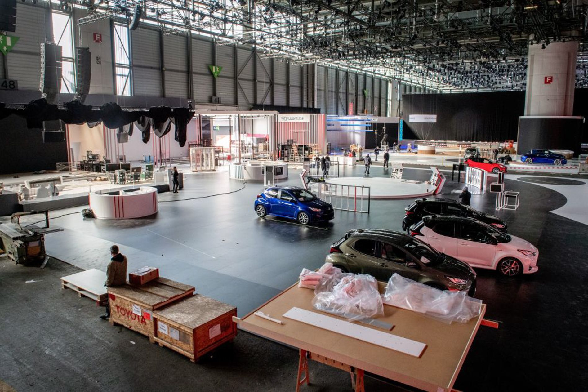 Khung cảnh tan hoang của Geneva Motor Show 2020: Tất cả đắp chiếu chờ ...
