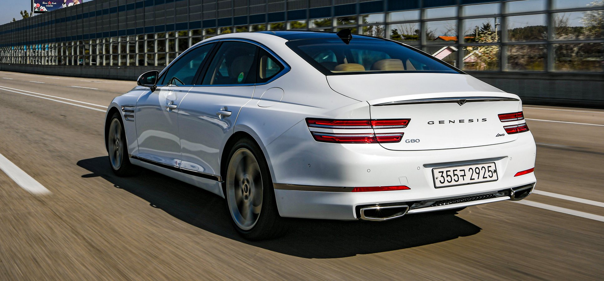 Genesis G80 ăn đứt Mercedes-Benz E-Class, BMW 5-Series và Audi A6 nhờ... giá rẻ