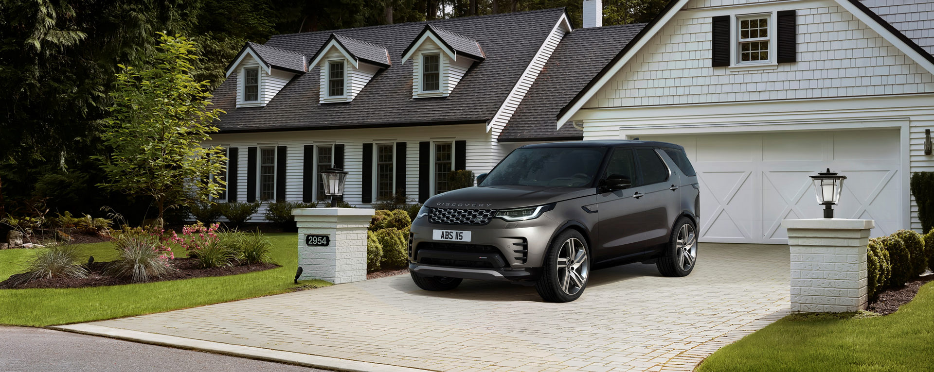 Có gì trên phiên bản đắt tiền nhất của Land Rover Discovery?