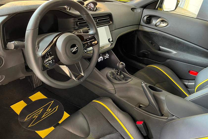 Nissan 400Z đã hoàn chỉnh 99%, được đăng ký tại cả Việt Nam nhưng đến ...