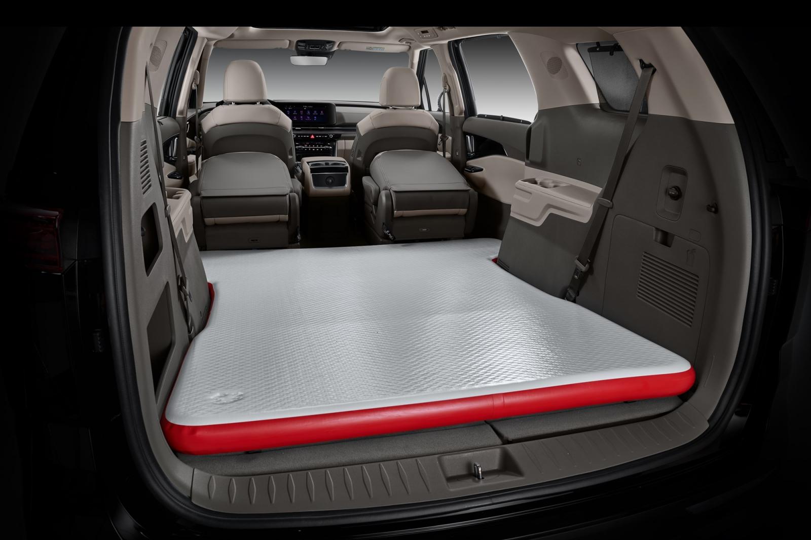 Ra mắt Kia Carnival bản 4 chỗ: Mới nhìn tưởng Mercedes, đúng chất sang ...