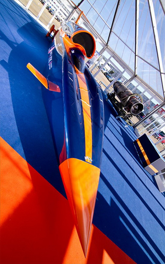 Siêu xe nhanh nhất thế giới chính thức lộ diện