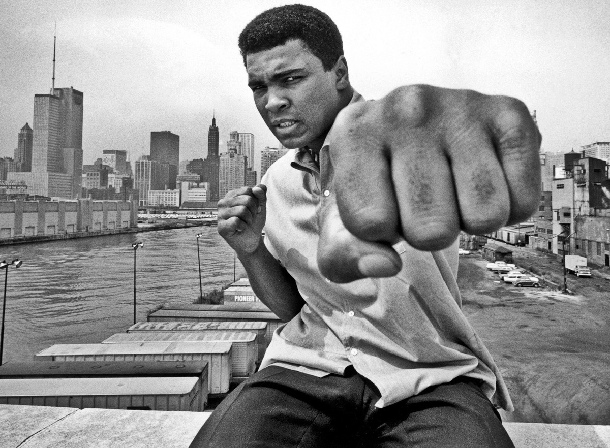 Võ sỹ huyền thoại Muhammad Ali từng xuất hiện trong quảng cáo Porsche 911