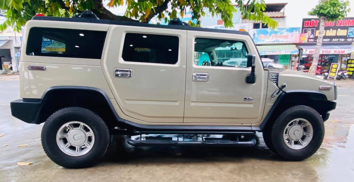 Gần 20 tuổi, ‘khủng long’ Hummer H2 vẫn có giá bán ngang ngửa 2 chiếc ...