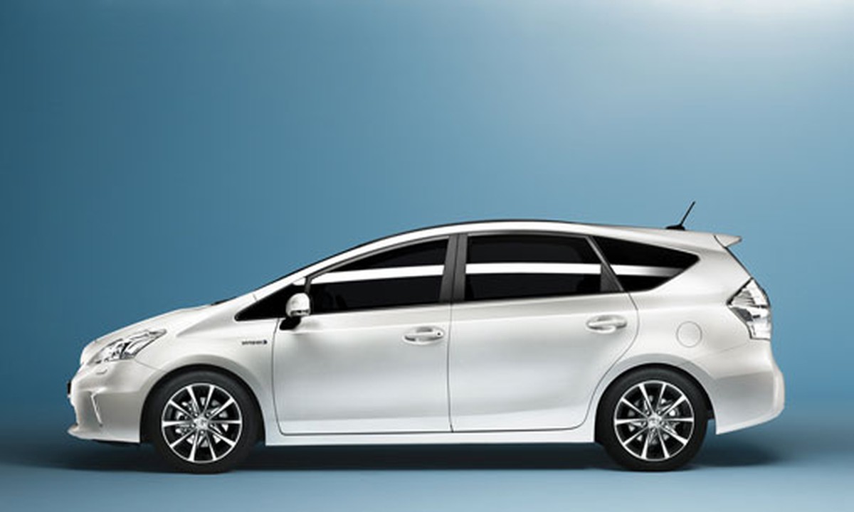 Rộng rãi hơn với Toyota Prius+