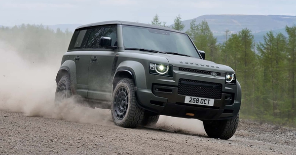 Defender mạnh nhất lịch sử ra mắt, dùng động cơ V8 BMW, thông số đọc ...