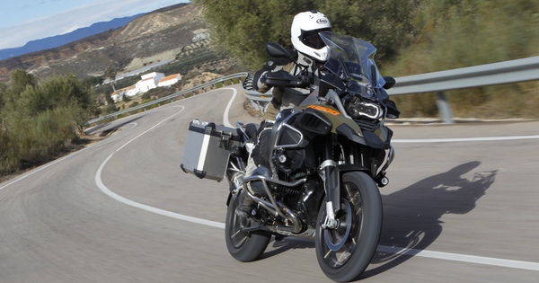 Top 10 mẫu xe adventure trên 1000cc tốt nhất