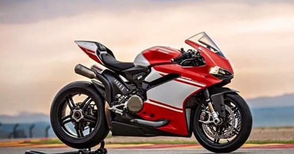 Siêu mô tô nhẹ nhất của Ducati bất ngờ "hiện nguyên hình", giá 80.000 USD