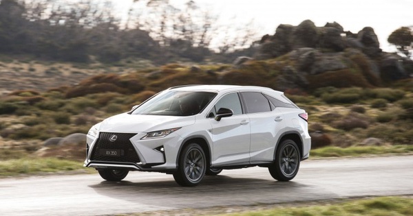 Lexus RX 7 chỗ ngồi sắp xuất hiện trên thị trường