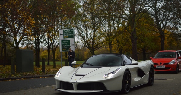 “Siêu đầu bếp” Gordon Ramsay tậu Ferrari LaFerrari thứ hai