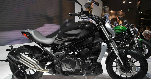Benelli 402S - Xe cruiser mới với kiểu dáng "na ná" Ducati XDiavel
