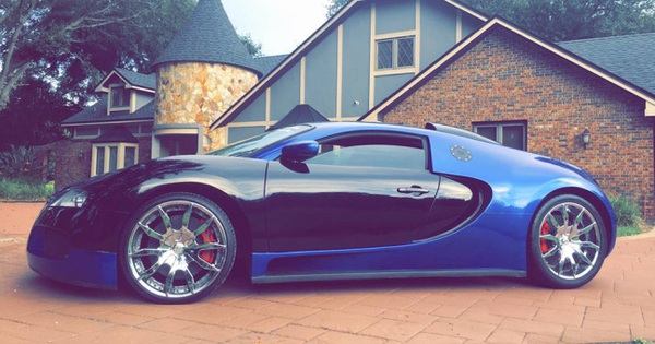Bugatti Veyron fake từ xe 17 năm tuổi được chấm 9 điểm vì như thật