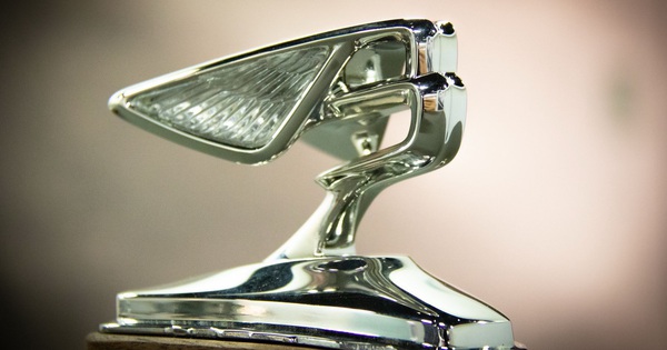 Bentley đem biểu tượng Flying B trở lại đối đầu Spirit of Ecstasy của ...