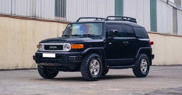 Toyota FJ giá 1,6 tỷ đồng: Cửa mở ngược như Rolls-Royce, chỉ dành cho ...