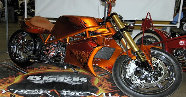 “Hung thần” Ducati HyperDevil