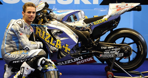 Cận cảnh chiếc siêu xe của đội đua Suzuki Rizla mạ Chrome