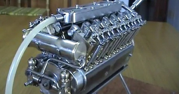 Động cơ V12 nhỏ nhất thế giới