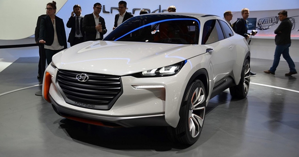 Hyundai Intrado lấy cảm hứng thiết kế từ cánh máy bay