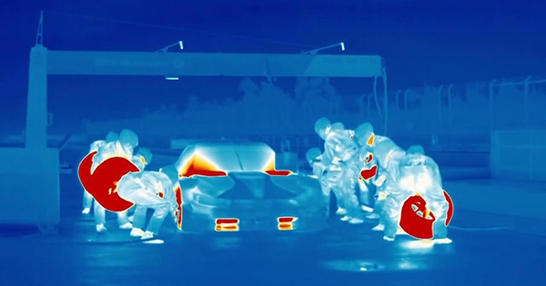 Cận cảnh pit-stop qua camera cảm biến nhiệt